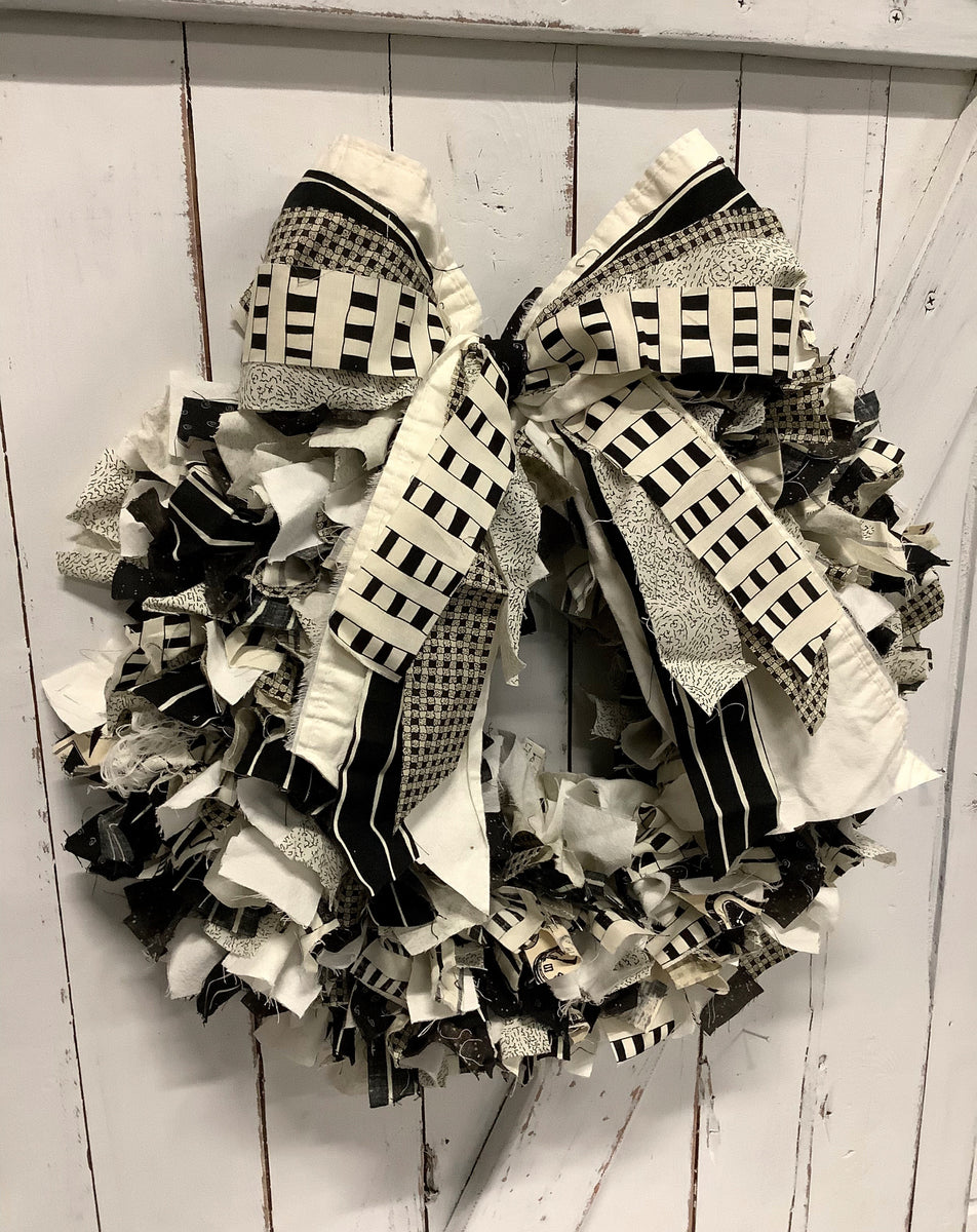 Rag Wreath – Queen Bee Creations Home